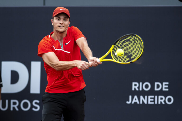 Miomir Kecmanovic's Racquet Setup (2026 Season)